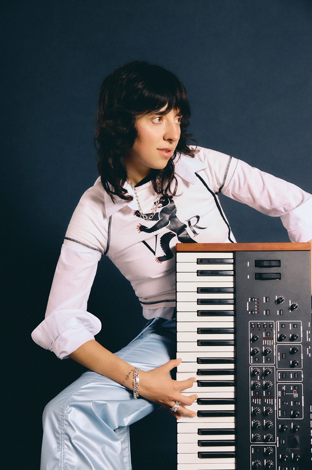 Chloé Caillet is the electronic-punk powerhouse lifting dancefloors to ...