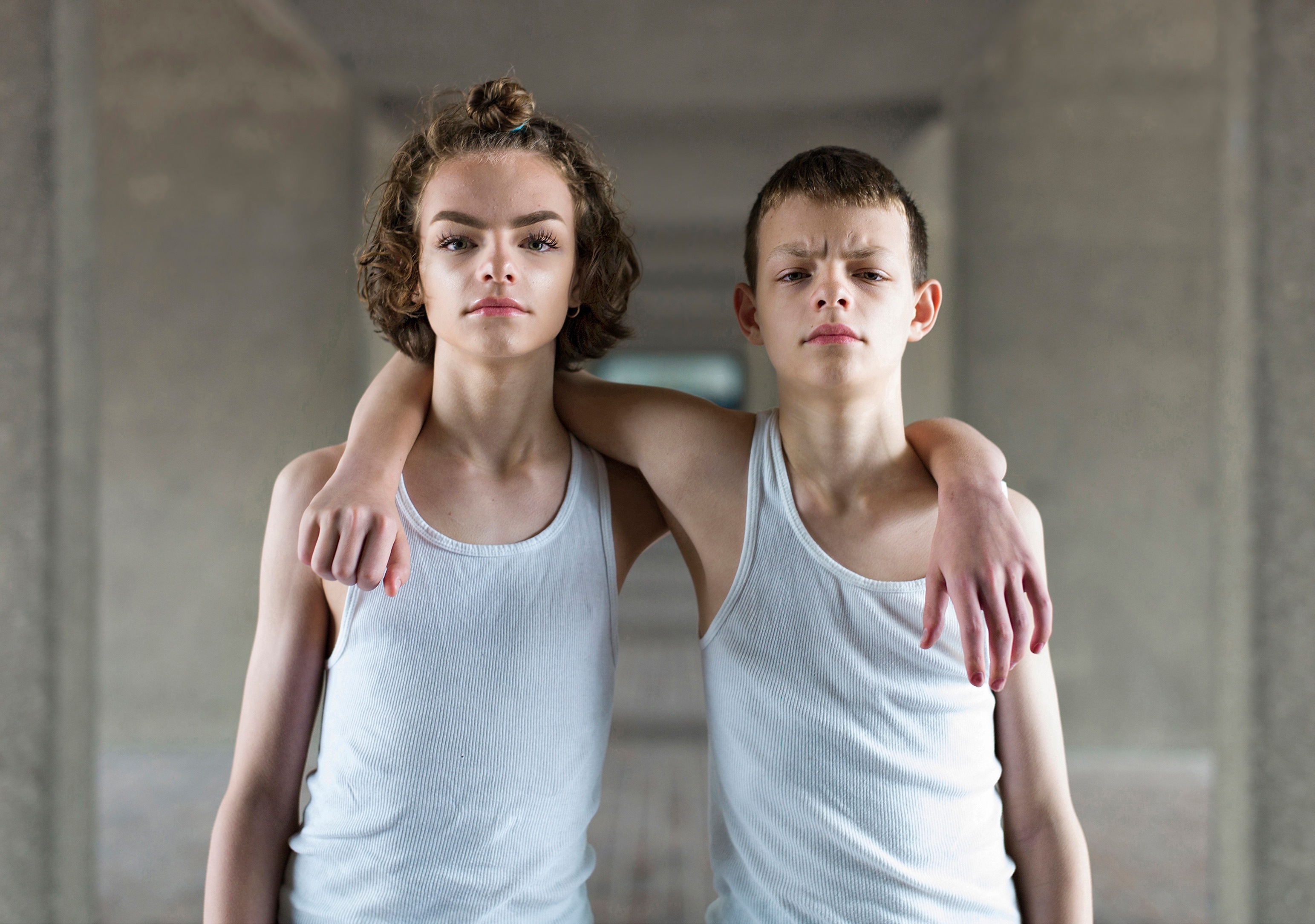 Striking street portraits of London’s identical twins | Huck