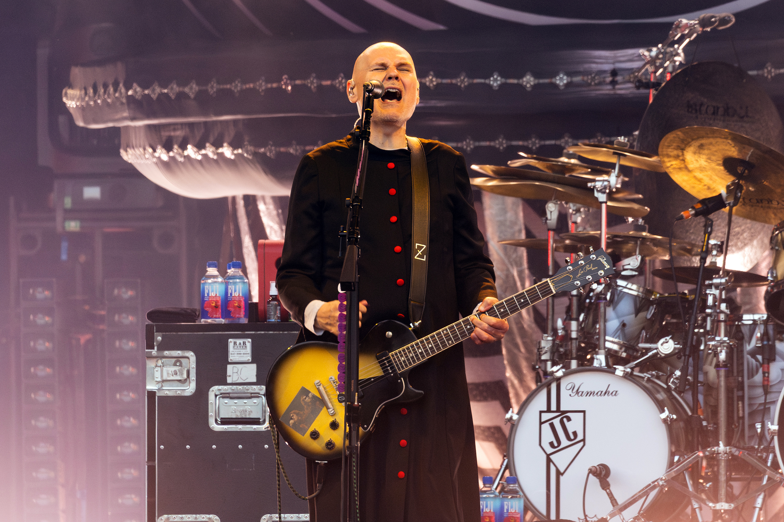 Photos of The Smashing Pumpkins live at Gunnersbury Park in London on ...