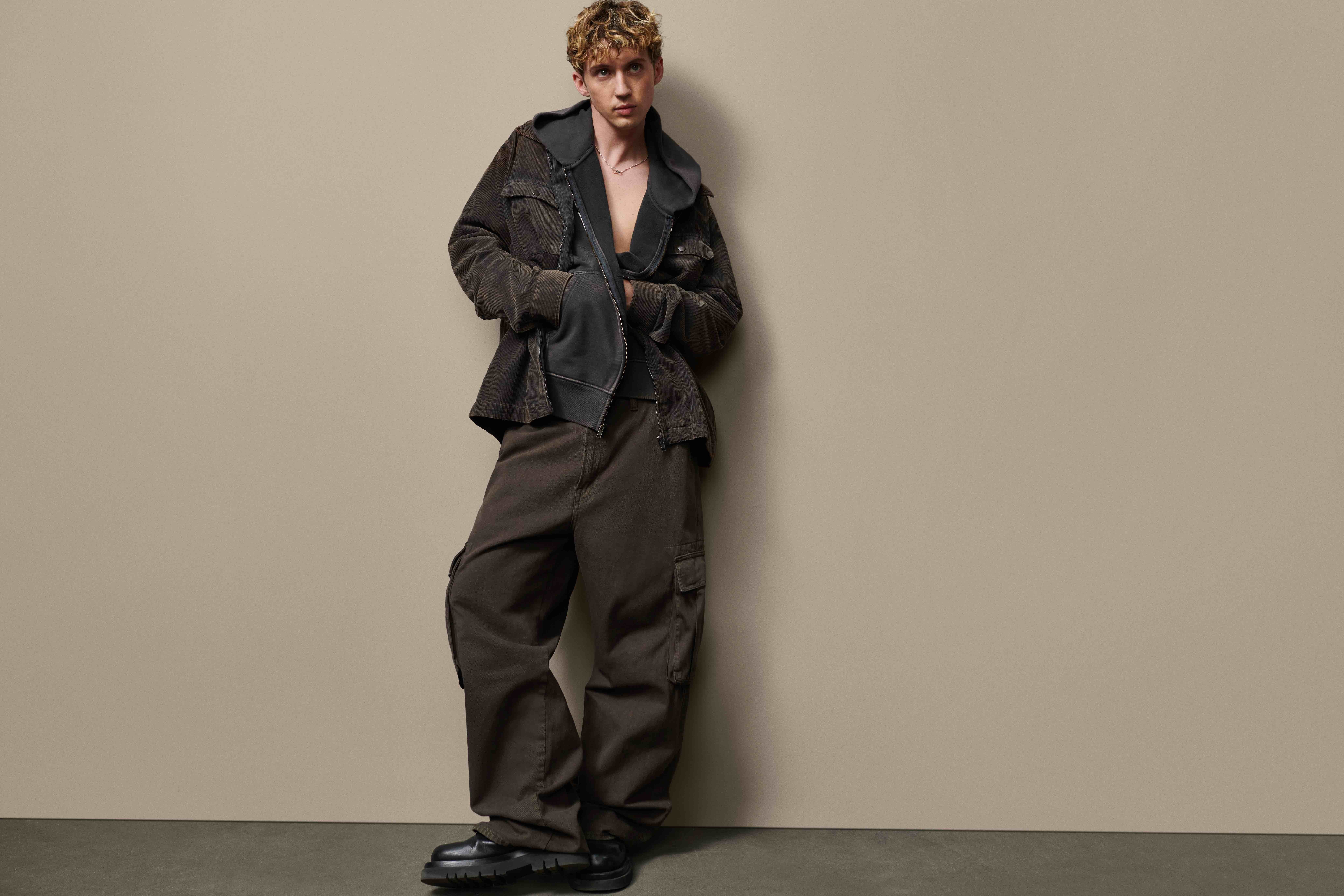 Troye Sivan stars in the latest campaign for Gap which is soundtracked ...