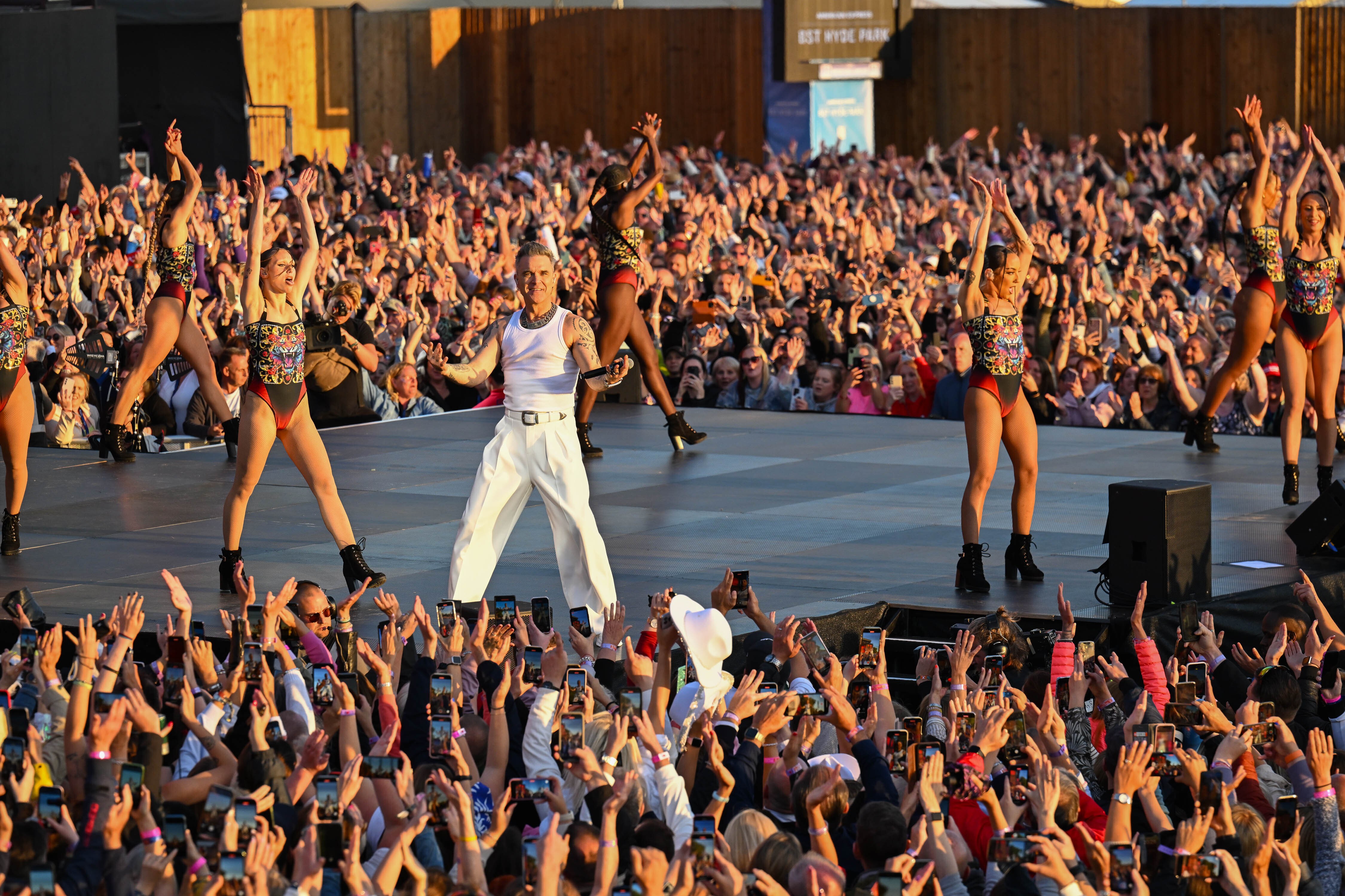 Review of Robbie Williams at BST Hyde Park 2024: A conduit for England ...