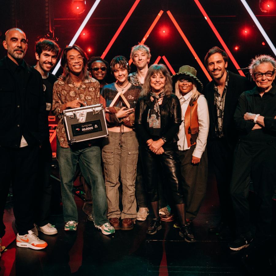 Mei Semones wins 2025 Anchor Award at Hamburg's Reeperbahn Festival ...