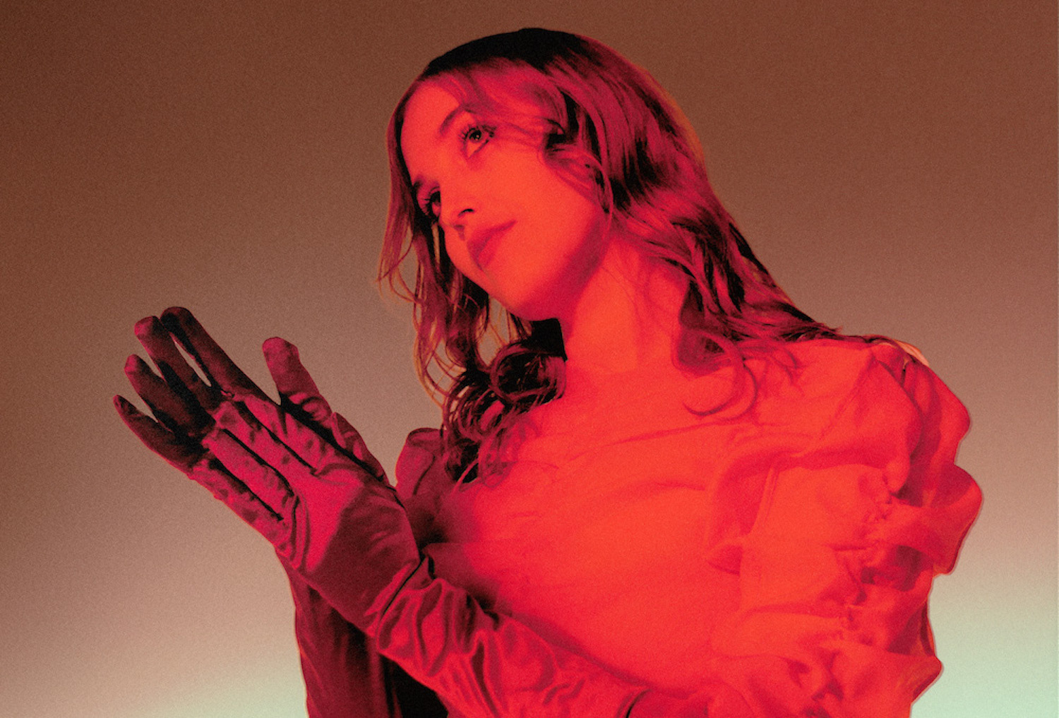 Hatchie shares new album title-track "Giving The World Away" | The Line ...
